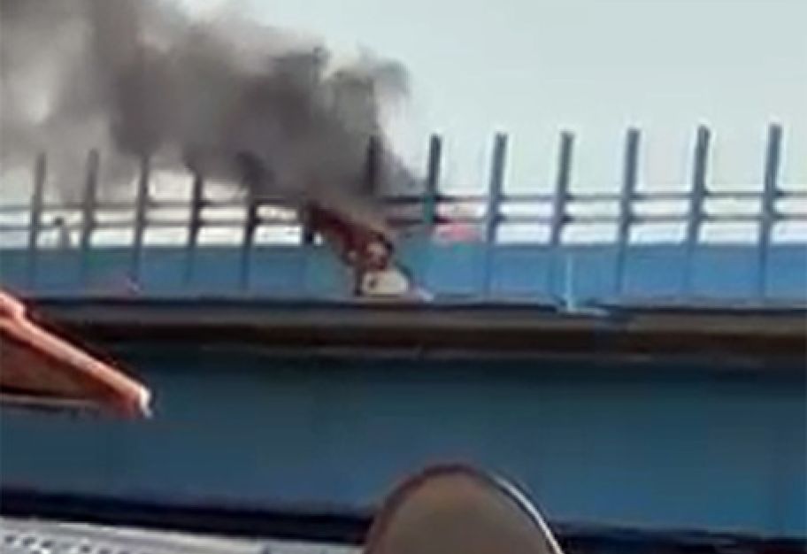 L'AUTOMOBILE CHE È ESPLOSA VENERDÌ SULLA TANGENZIALE DI NAPOLI ERA UN ... L'AUTOMOBILE CHE È ESPLOSA VENERDÌ SULLA TANGENZIALE DI NAPOLI ERA UN ...
