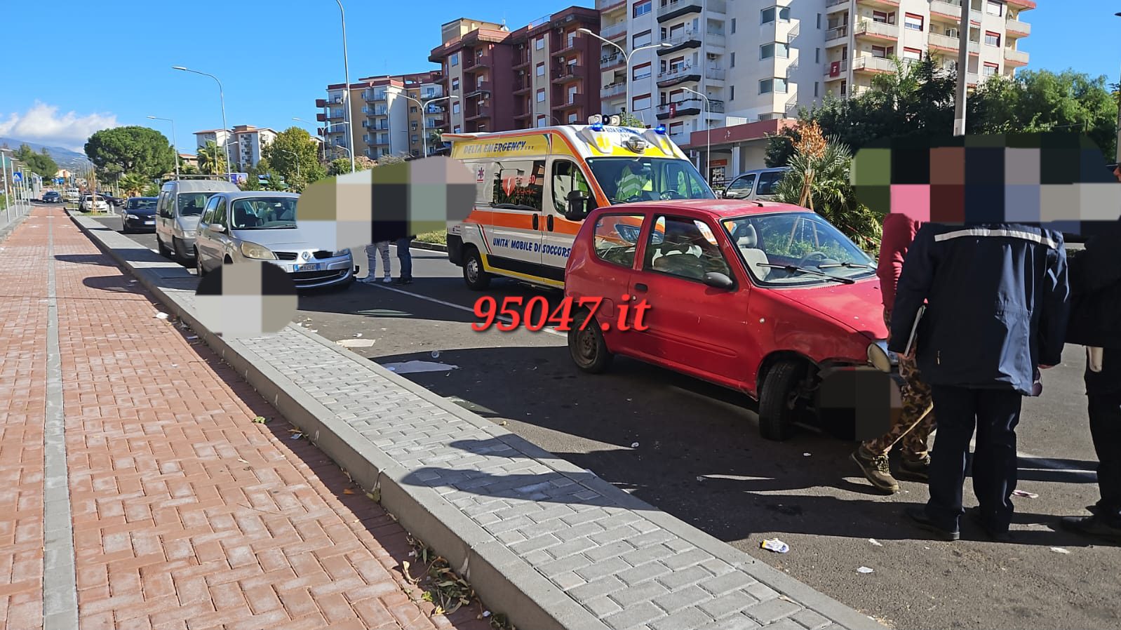 PATERNÒ. COLTO DA MALORE PERDE IL CONTROLLO DELL’AUTO E SBATTE CONTRO ... PATERNÒ. COLTO DA MALORE PERDE IL CONTROLLO DELL’AUTO E SBATTE CONTRO ...