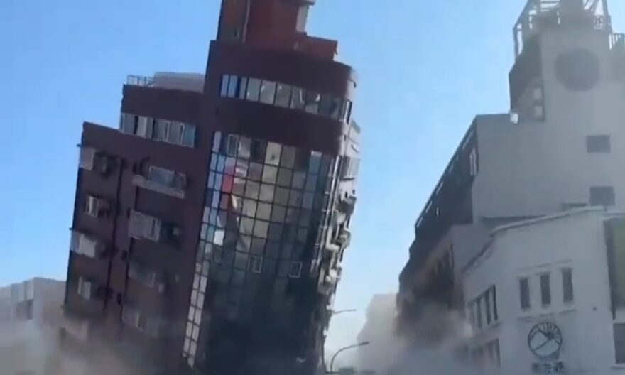 TERREMOTO DI MAGNITUDO 7.4 A TAIWAN: IL PIÙ VIOLENTO DA 25 ANNI ... TERREMOTO DI MAGNITUDO 7.4 A TAIWAN: IL PIÙ VIOLENTO DA 25 ANNI ...